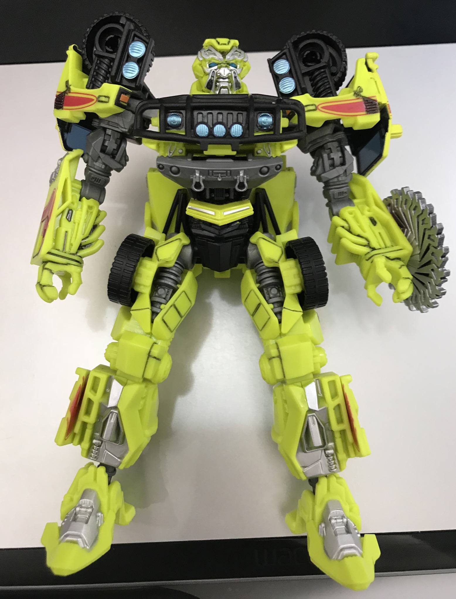 Foto Reseña: Studio Series SS-04 Ratchet – Cybertron 21