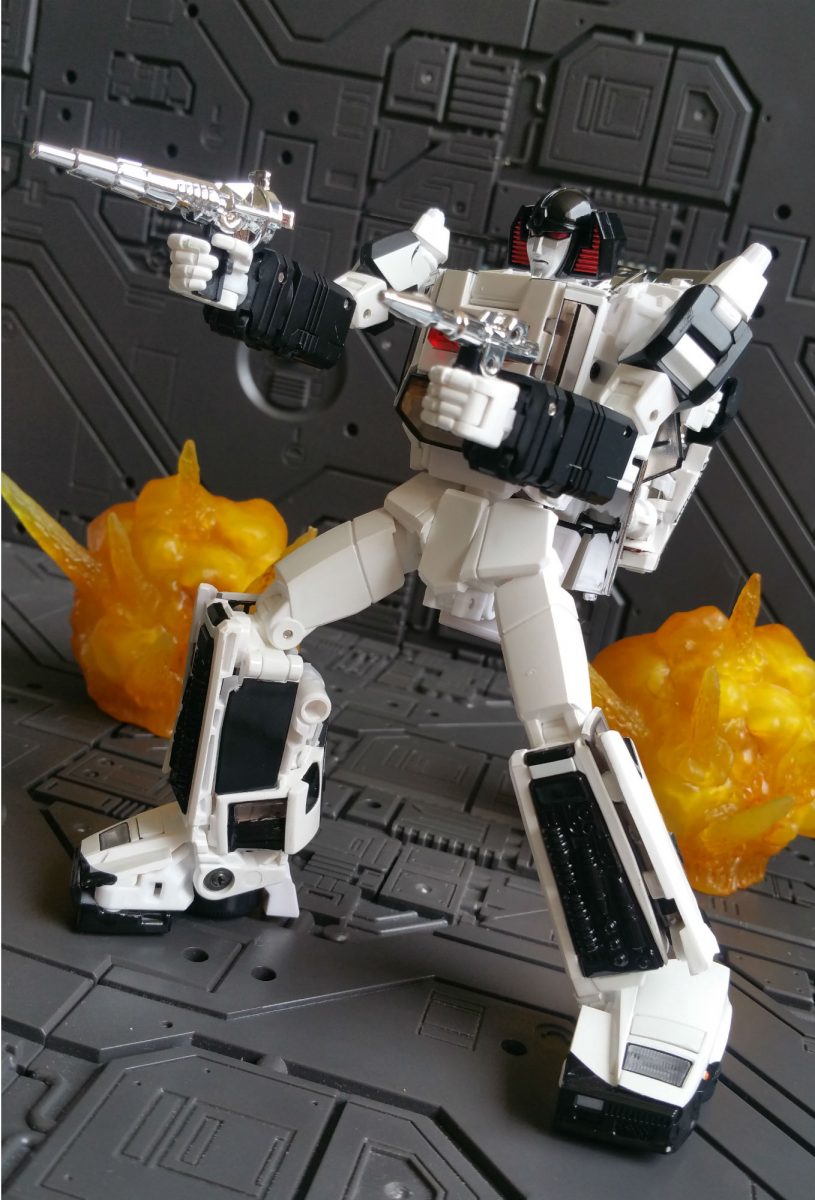 Foto Reseña: Transformers Masterpiece MP-42 Cordon – Cybertron 21