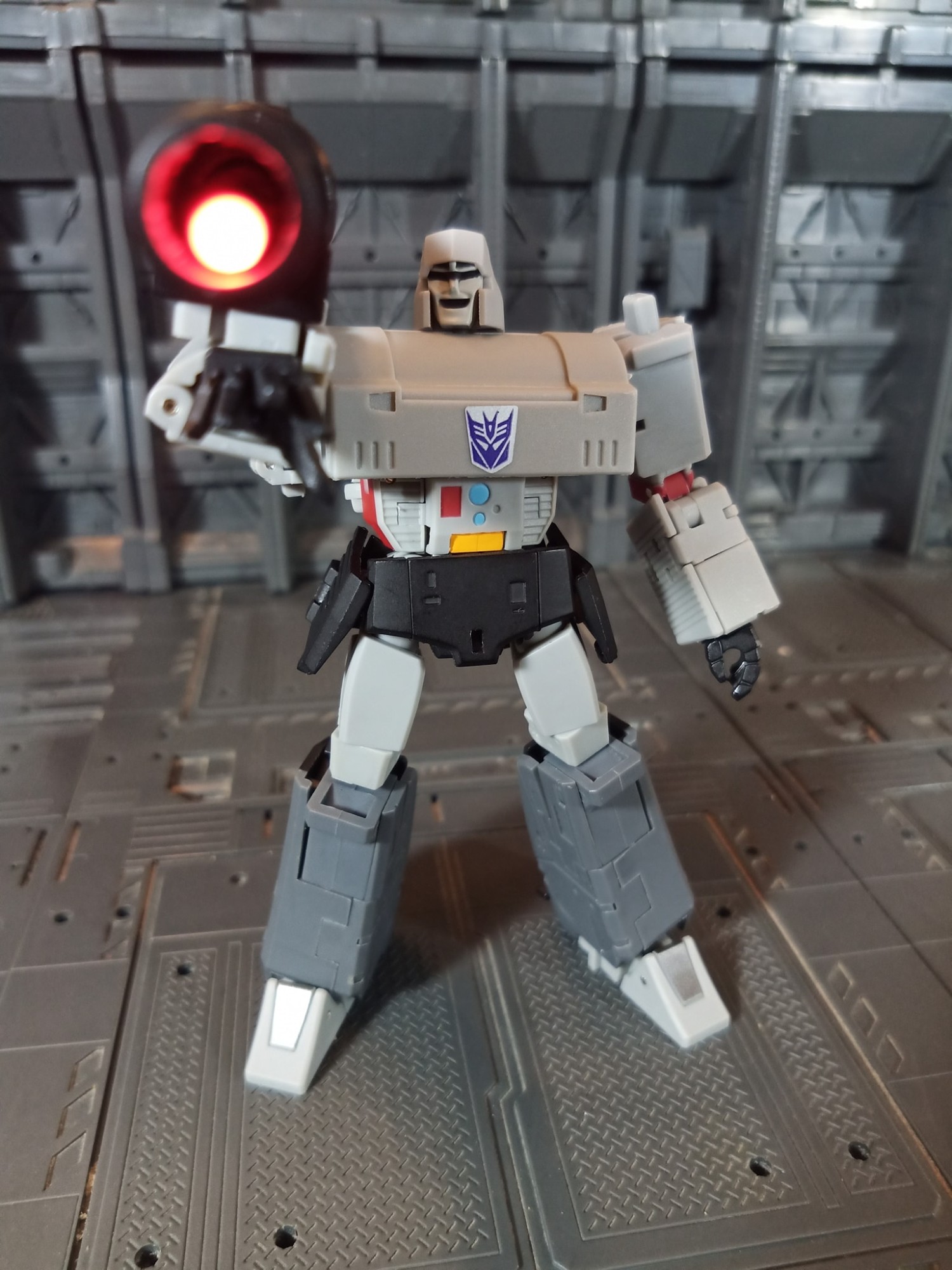 Foto Reseña: Magic Square MS-B36 Doomsday (Megatron G1) – Cybertron 21