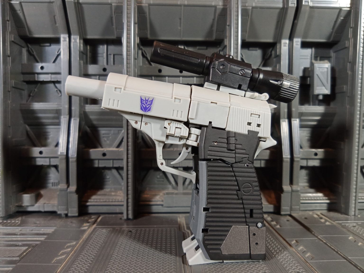 Foto Reseña: Magic Square MS-B36 Doomsday (Megatron G1) – Cybertron 21