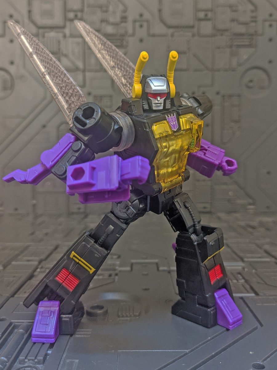 Foto Reseña: Transformers Legacy Deluxe Class Insecticon Kickback ...