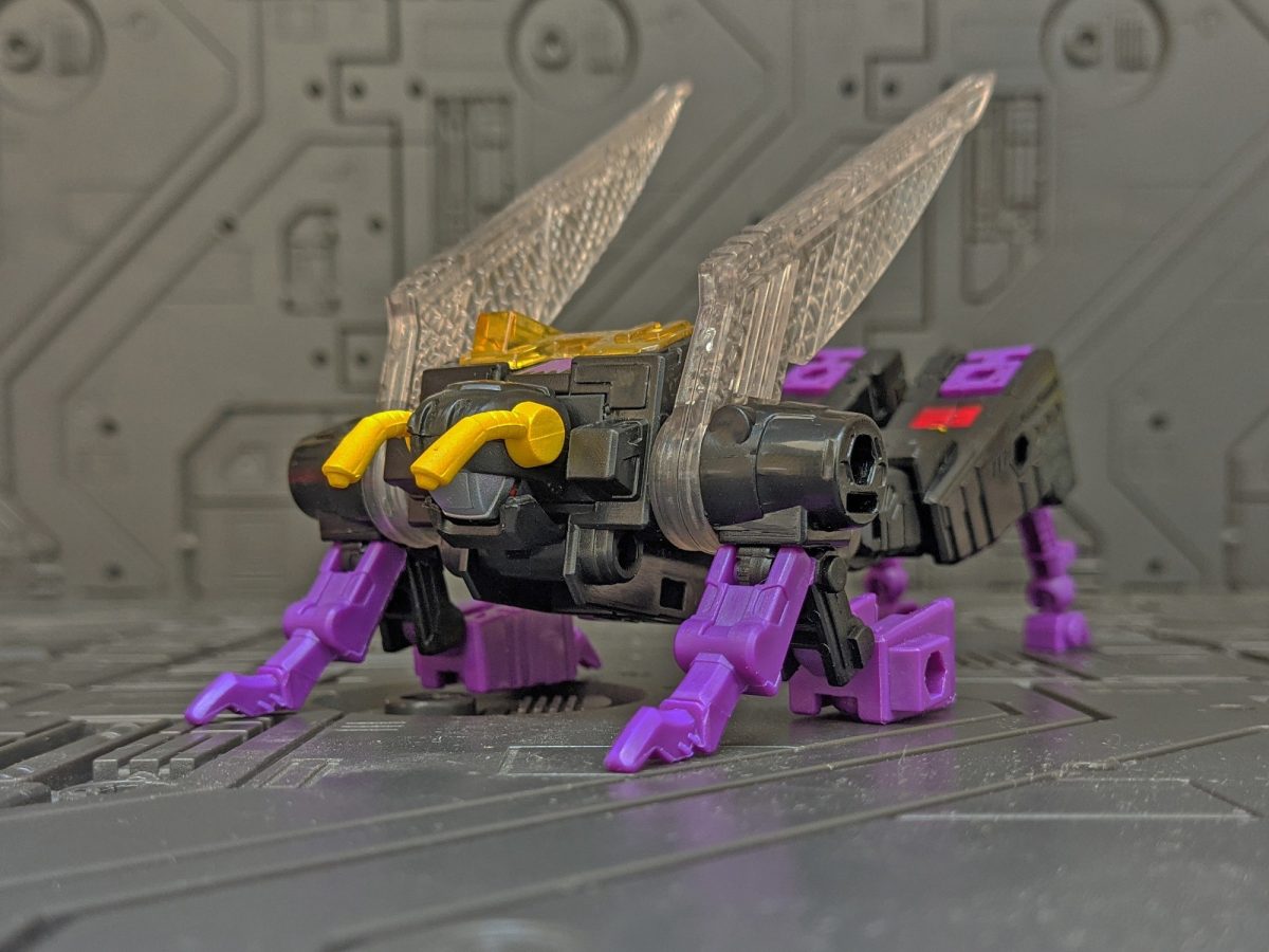 Foto Reseña: Transformers Legacy Deluxe Class Insecticon Kickback ...