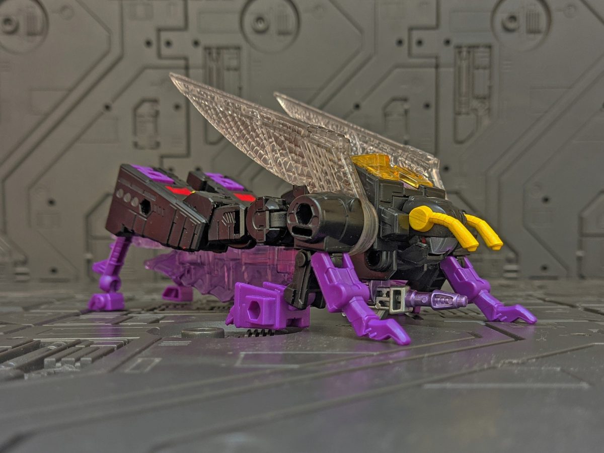 Foto Reseña: Transformers Legacy Deluxe Class Insecticon Kickback ...