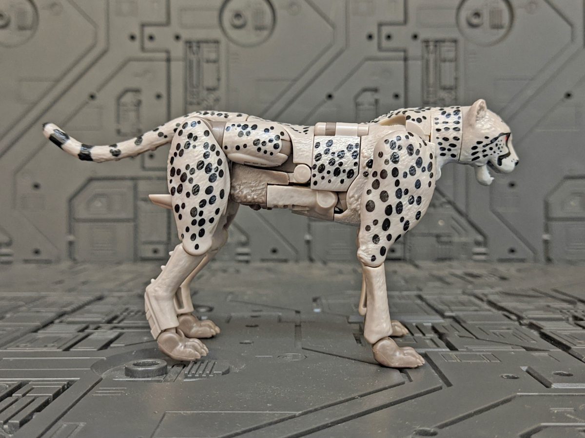 Foto Reseña: Transformers Legacy Deluxe Class Nightprowler (Walmart ...