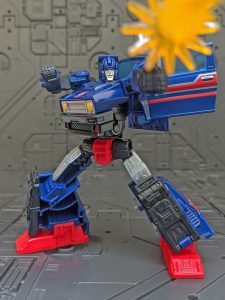 Foto Reseña: Transformers Legacy Deluxe Class Skids – Cybertron 21