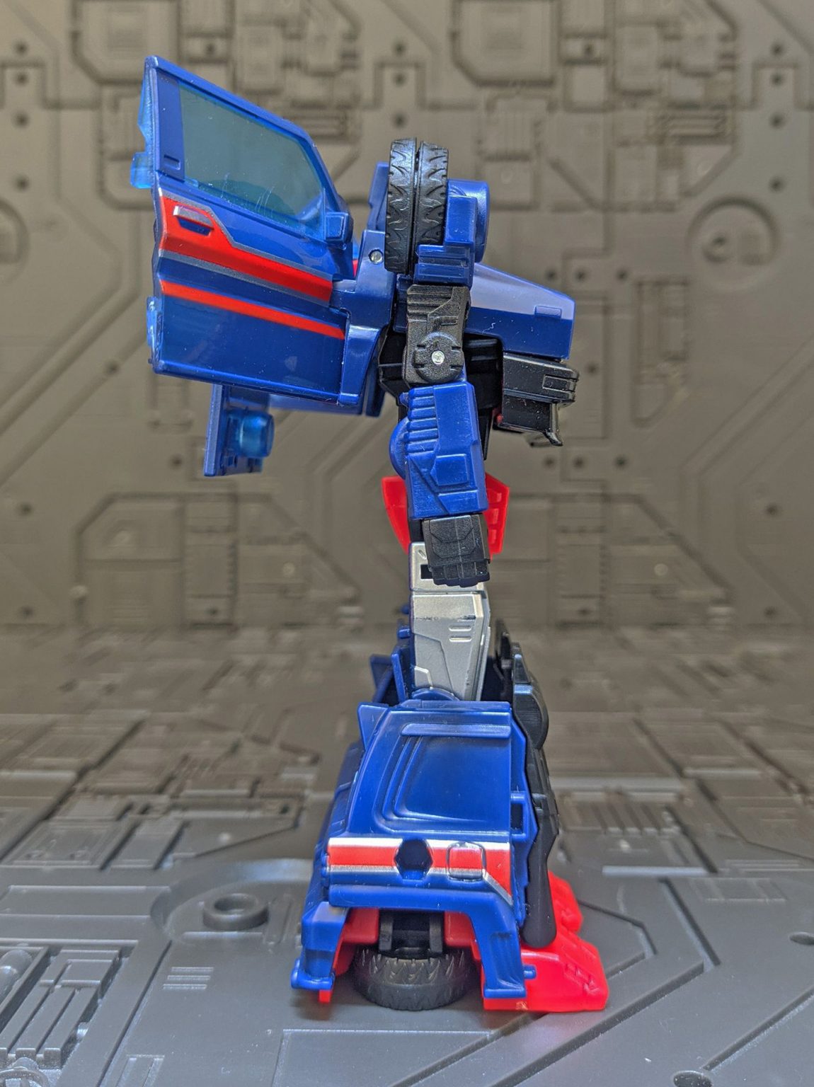 Foto Reseña: Transformers Legacy Deluxe Class Skids – Cybertron 21