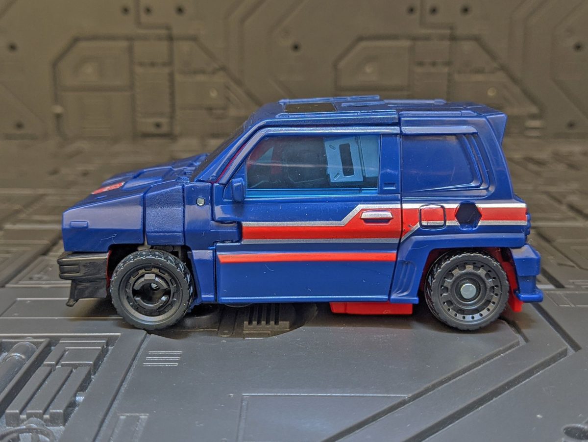 Foto Reseña: Transformers Legacy Deluxe Class Skids – Cybertron 21