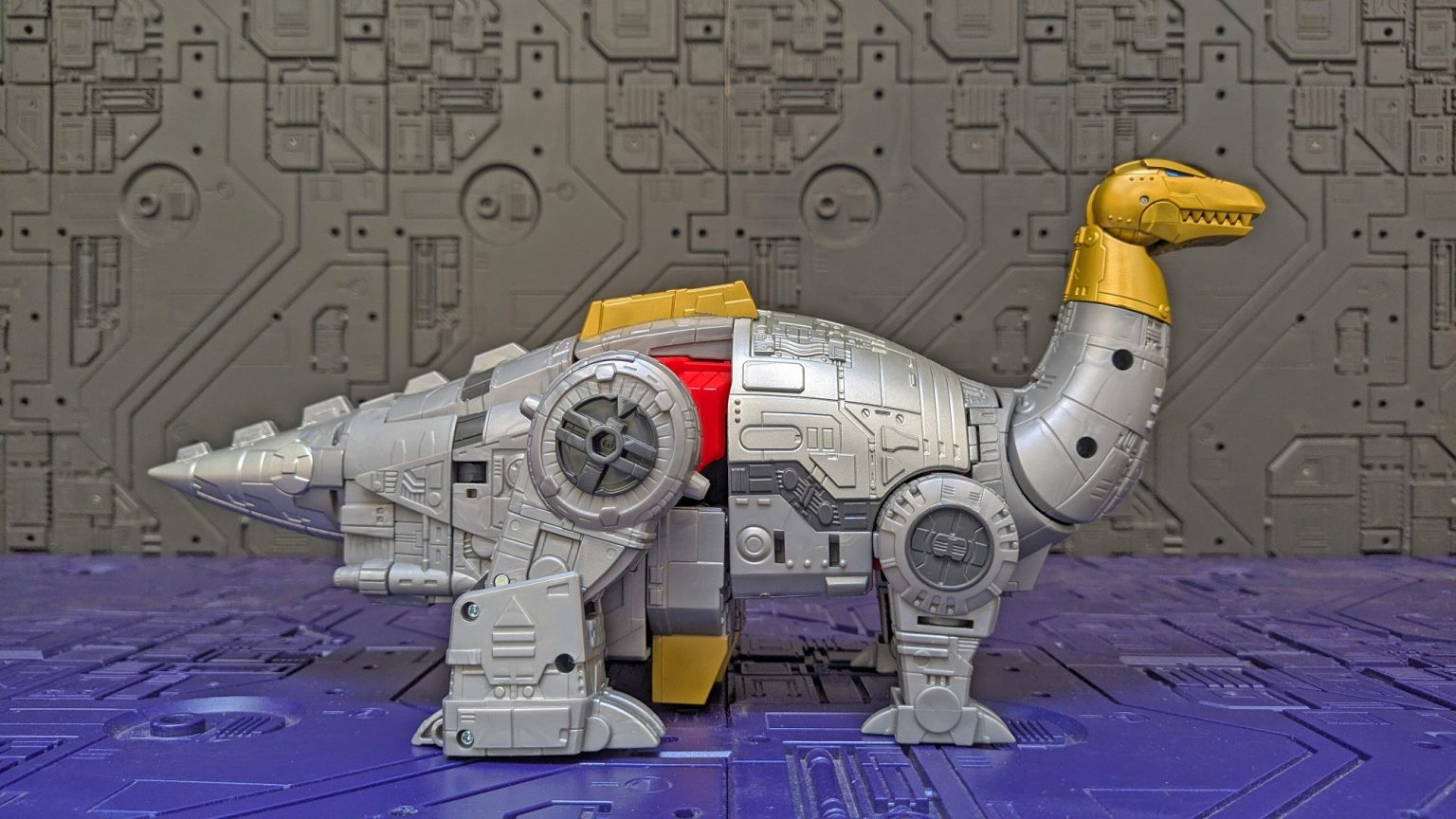 Foto Reseña: Trasformers Studio Series SS-89 Leader Class Dinobot Sludge – Cybertron 21