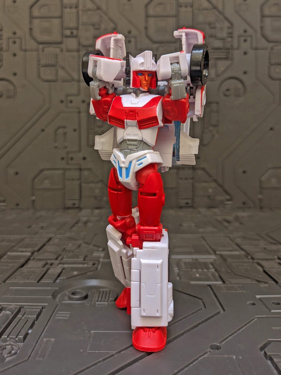 Foto Reseña: Transformers Legacy Deluxe Class Minerva – Cybertron 21