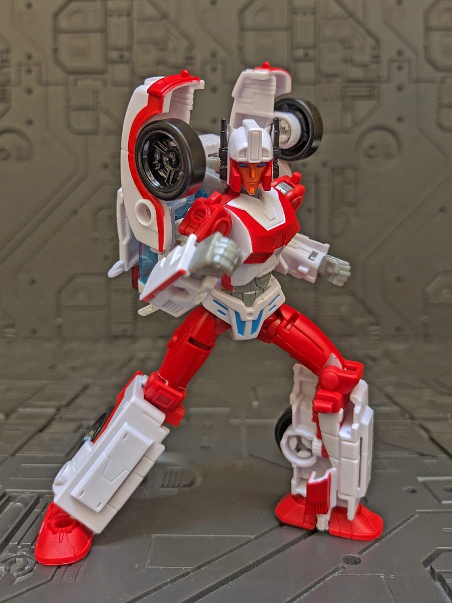 Foto Reseña: Transformers Legacy Deluxe Class Minerva – Cybertron 21