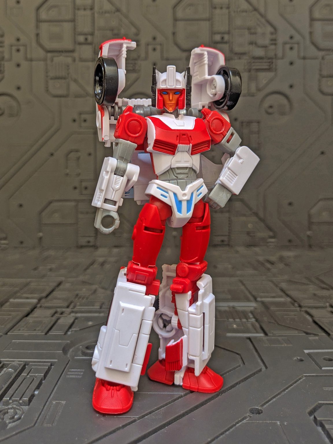 Foto Reseña: Transformers Legacy Deluxe Class Minerva – Cybertron 21