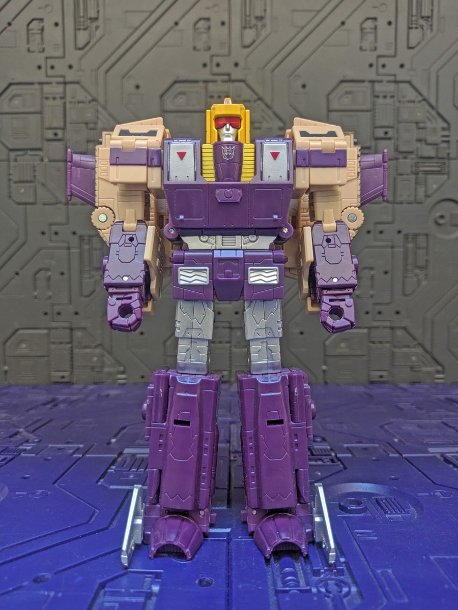 Foto Reseña: Transformers Legacy Leader Class Blitzwing – Cybertron 21
