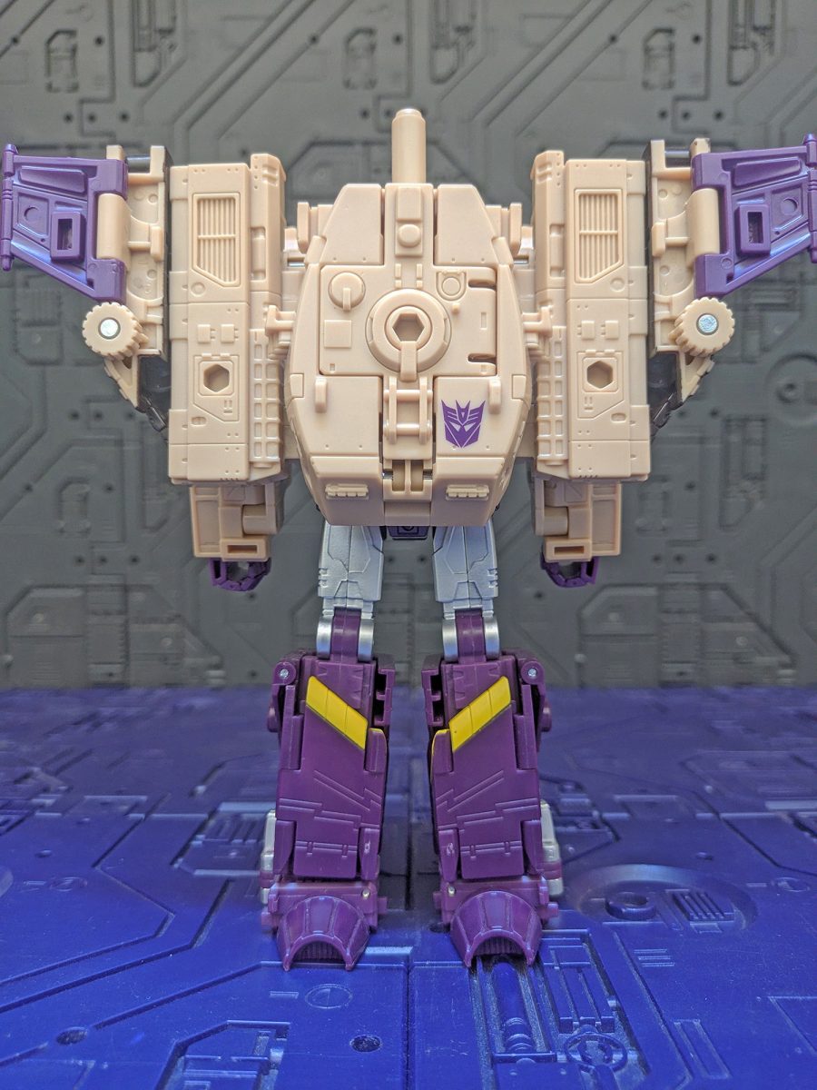 Foto Reseña: Transformers Legacy Leader Class Blitzwing – Cybertron 21