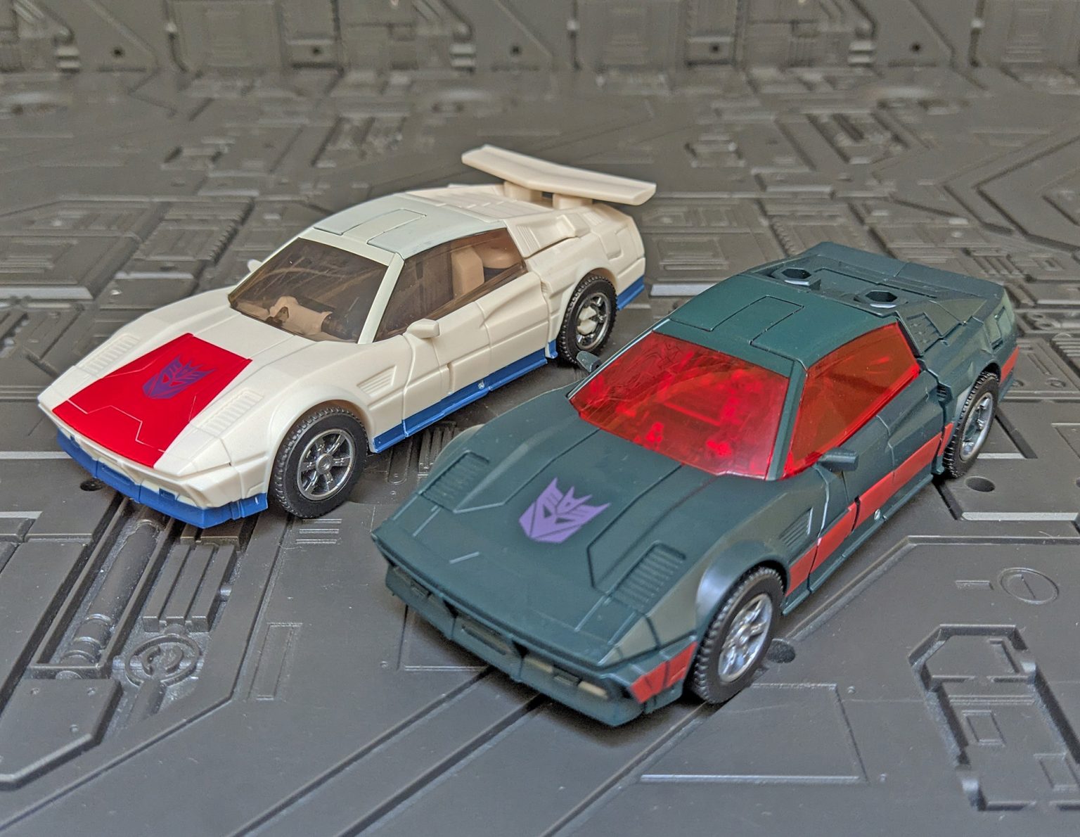 Foto Reseña: Transformers Legacy Deluxe Class Stunticon Breakdown ...