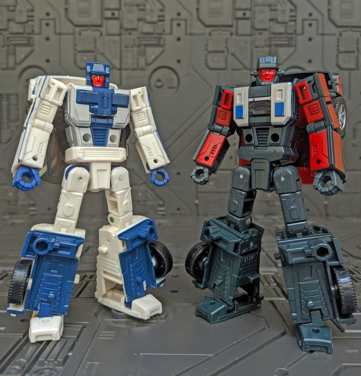 Foto Reseña: Transformers Legacy Deluxe Class Stunticon Breakdown ...