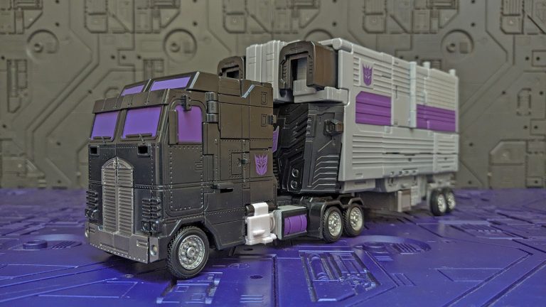 Foto Reseña: Transformers Legacy TL-13 Commander Class Stunticon ...