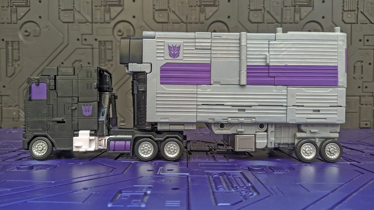 Foto Reseña: Transformers Legacy TL-13 Commander Class Stunticon ...