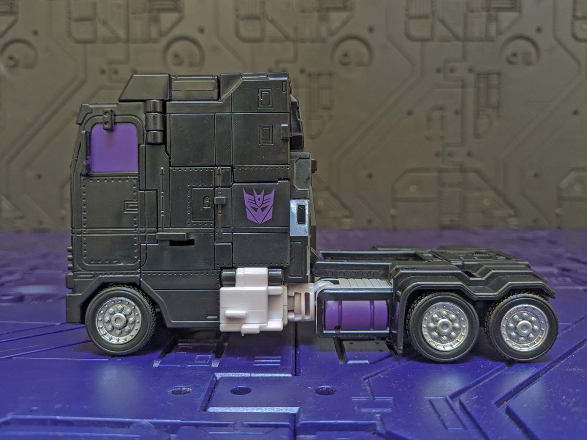 Foto Reseña: Transformers Legacy TL-13 Commander Class Stunticon ...