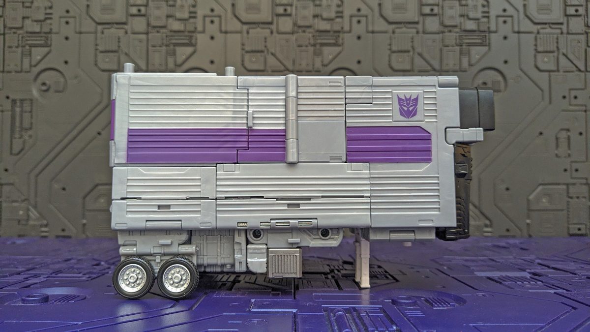 Foto Reseña: Transformers Legacy TL-13 Commander Class Stunticon ...