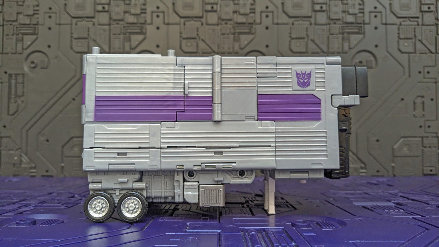 Foto Reseña: Transformers Legacy TL-13 Commander Class Stunticon ...