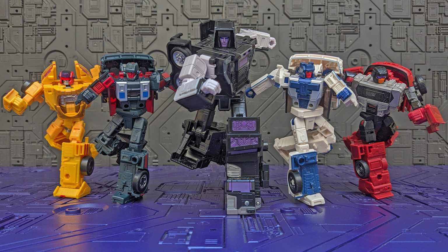 Foto Reseña: Transformers Legacy Menasor – Cybertron 21