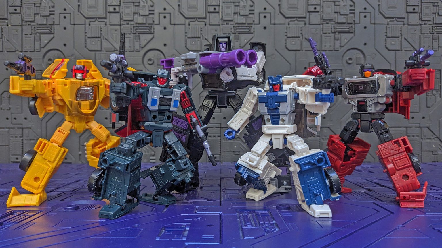 Foto Reseña: Transformers Legacy Menasor – Cybertron 21