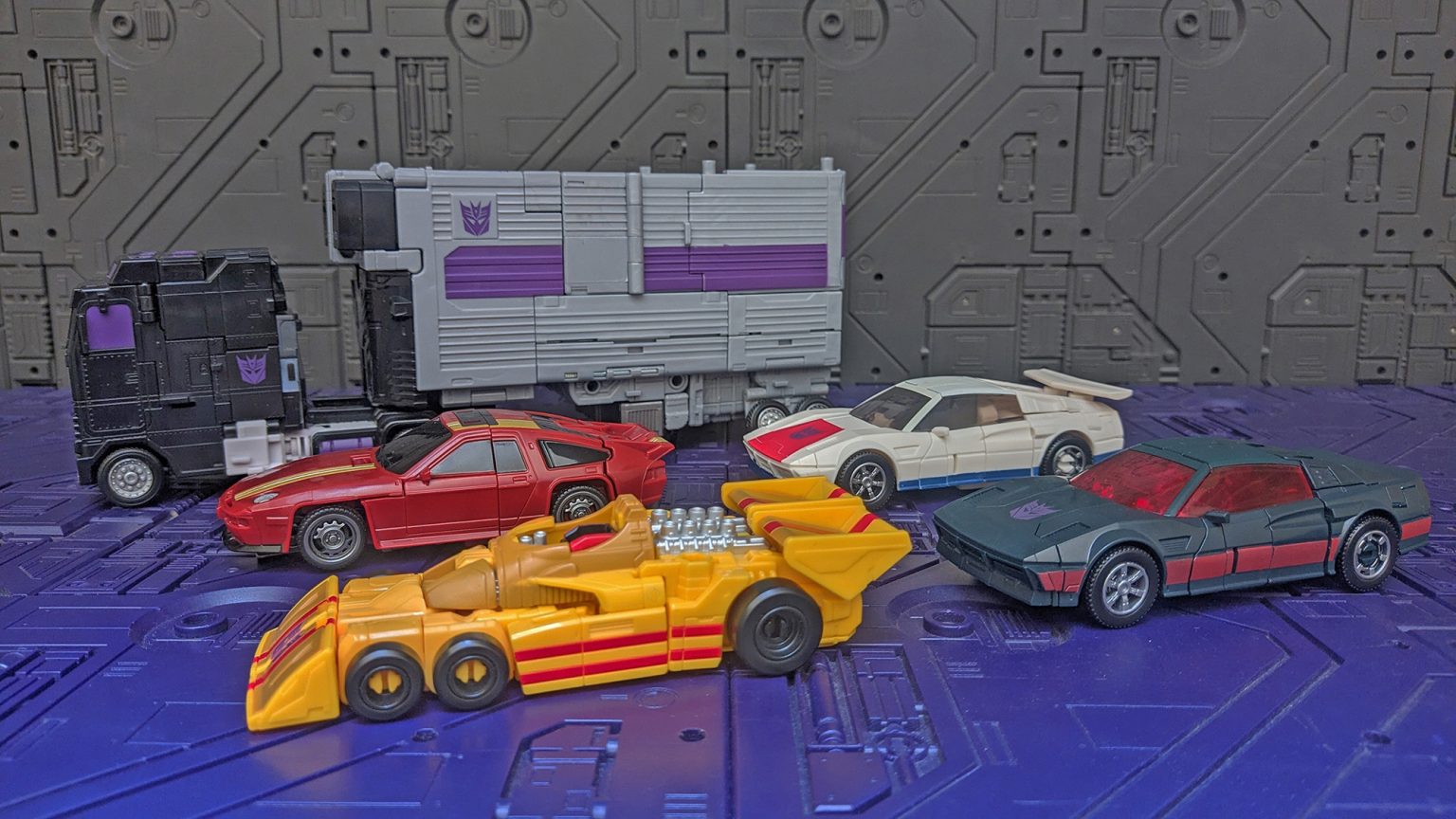 Foto Reseña: Transformers Legacy Menasor – Cybertron 21