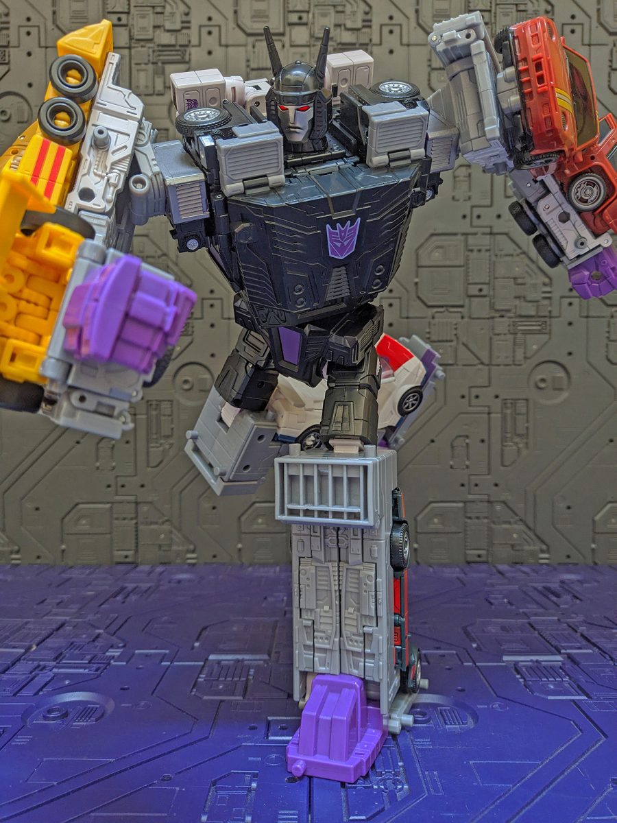 Foto Reseña: Transformers Legacy Menasor – Cybertron 21
