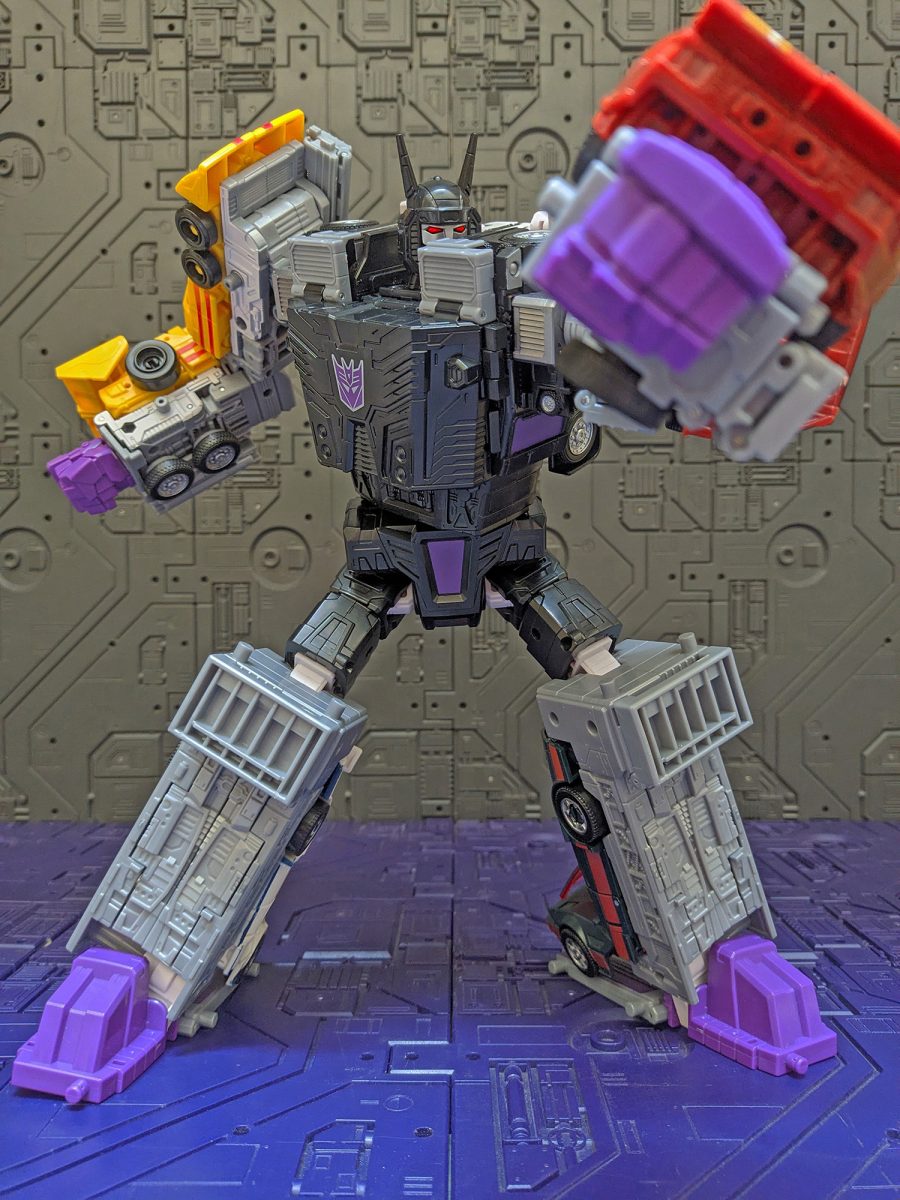 Foto Reseña: Transformers Legacy Menasor – Cybertron 21