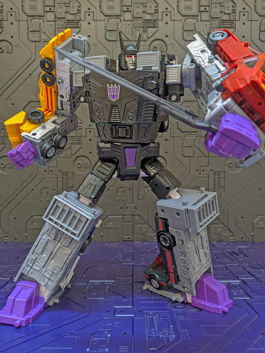 Foto Reseña: Transformers Legacy Menasor – Cybertron 21