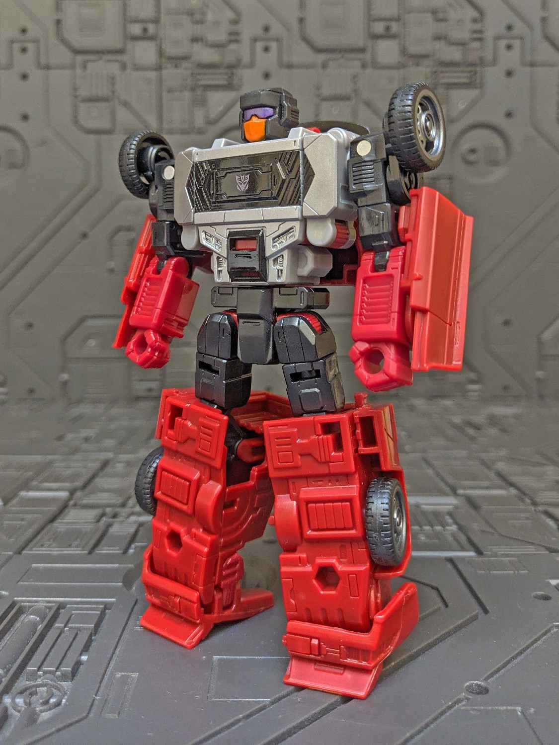 Foto Reseña: Transformers Legacy Menasor – Cybertron 21