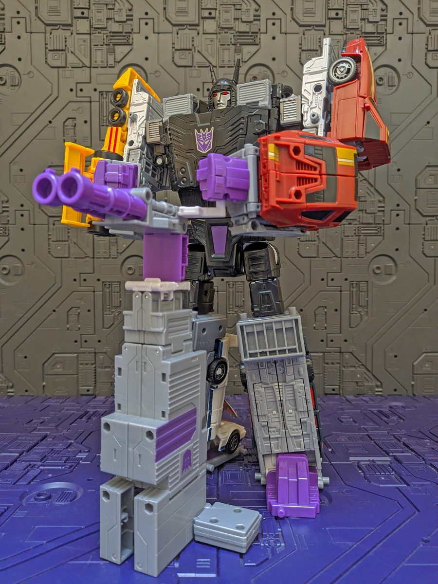 Foto Reseña: Transformers Legacy Menasor – Cybertron 21