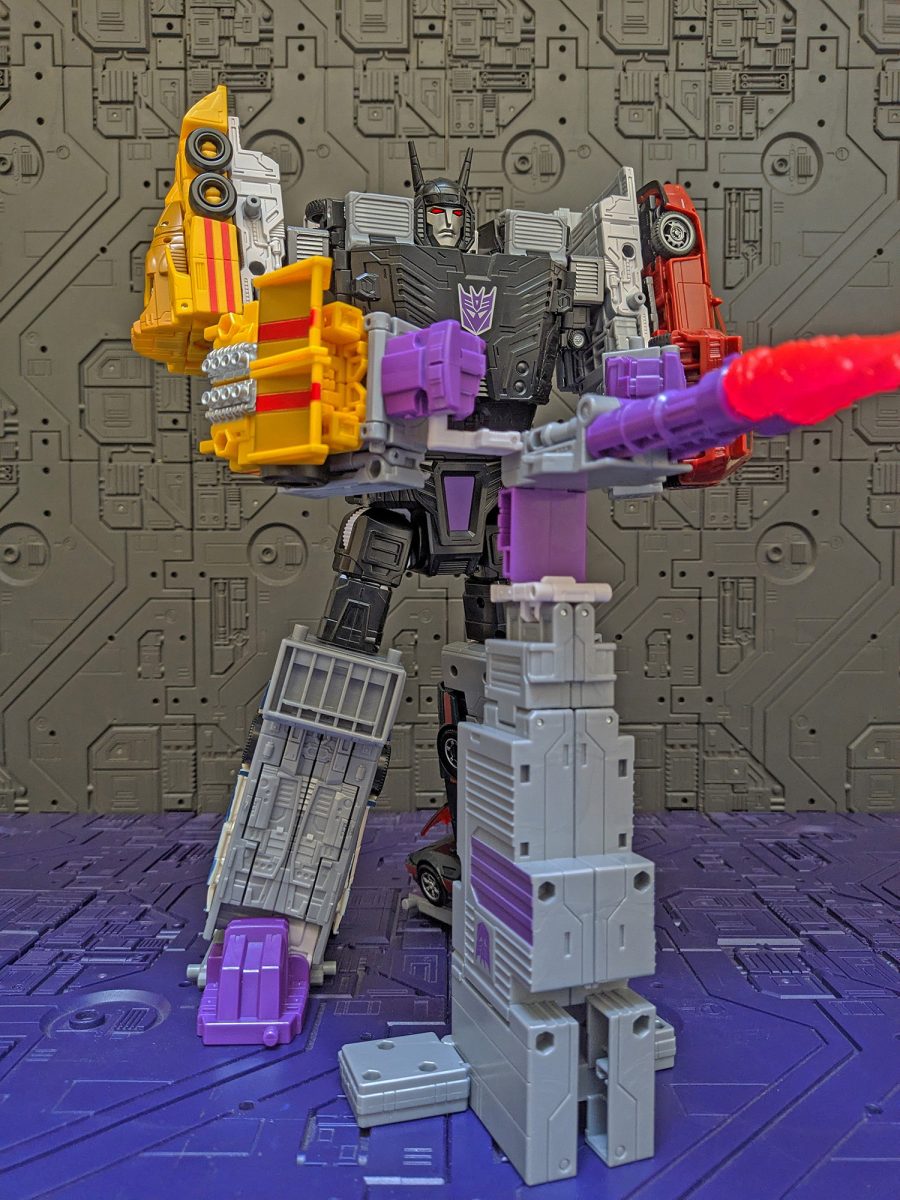 Foto Reseña: Transformers Legacy Menasor – Cybertron 21